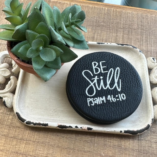 Leatherette Compact Mirrors – Designed To Flaunt